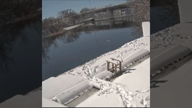 Вылетел с моста в реку (720p).mp4