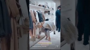 Собчак появилась в модном наряде в бутике