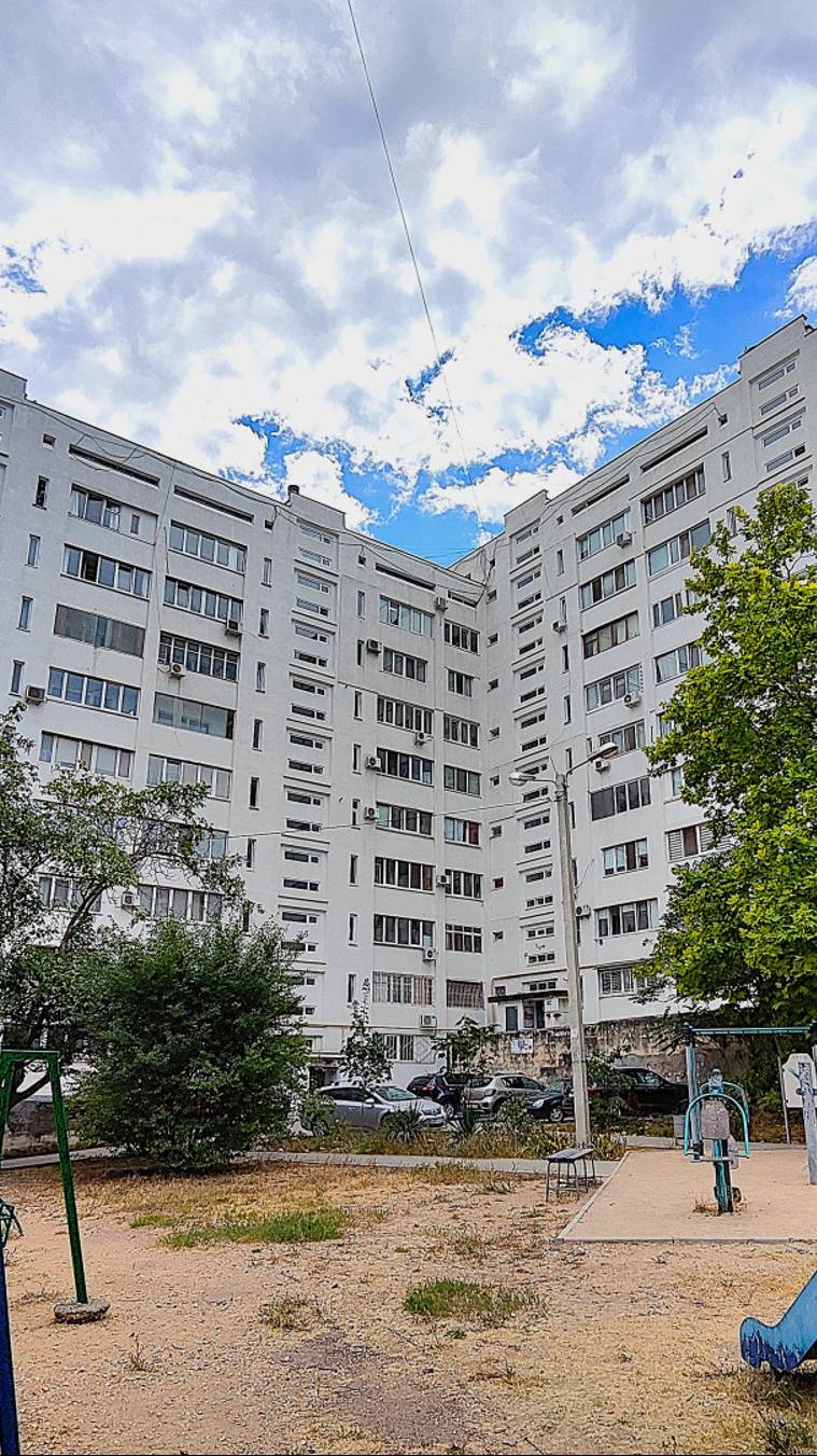 Трехкомнатная квартира с новым ремонтом в г. Севастополе. 8978-059-92-55, Геннадий.