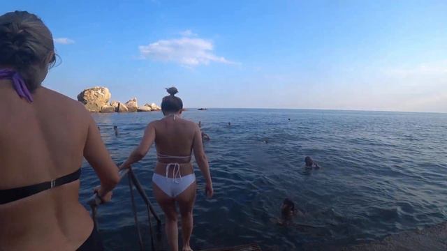 Крым. Судак. Крабий остров. Пляж Махито. Набережная