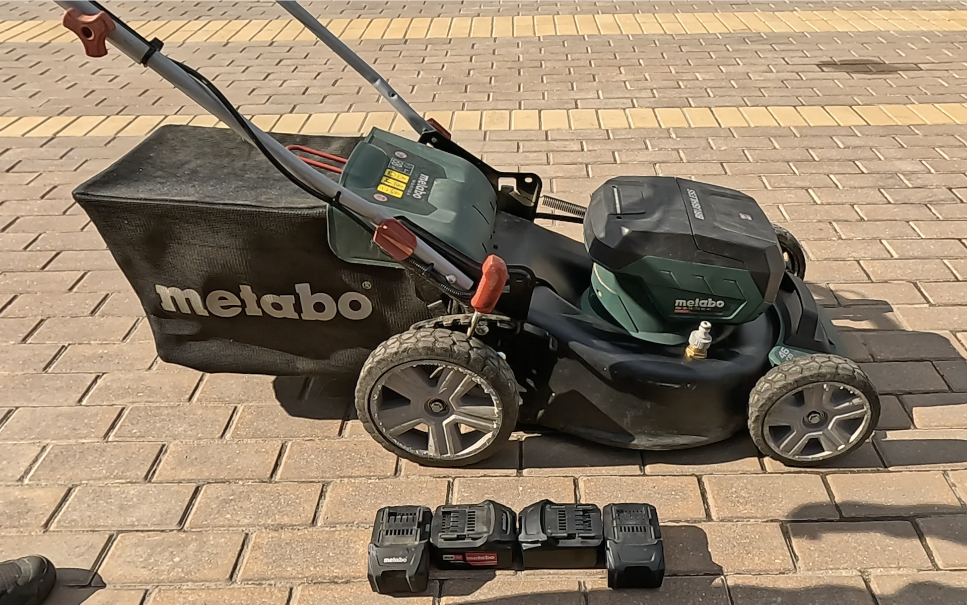 METABO RM36-18 LTX BL46 обзор (отзыв) газонокосилки + лайфхак для неоригинальных АКБ.