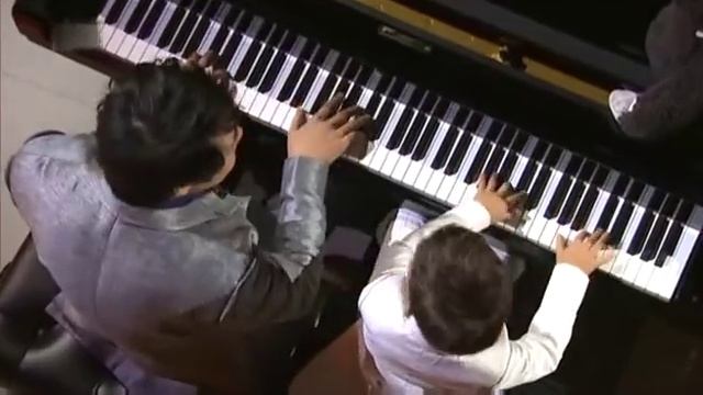 Lang Lang & Ricky Kam - Military March by Franz Schubert 2012.mp4