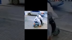 Призрак напал на скутерщика