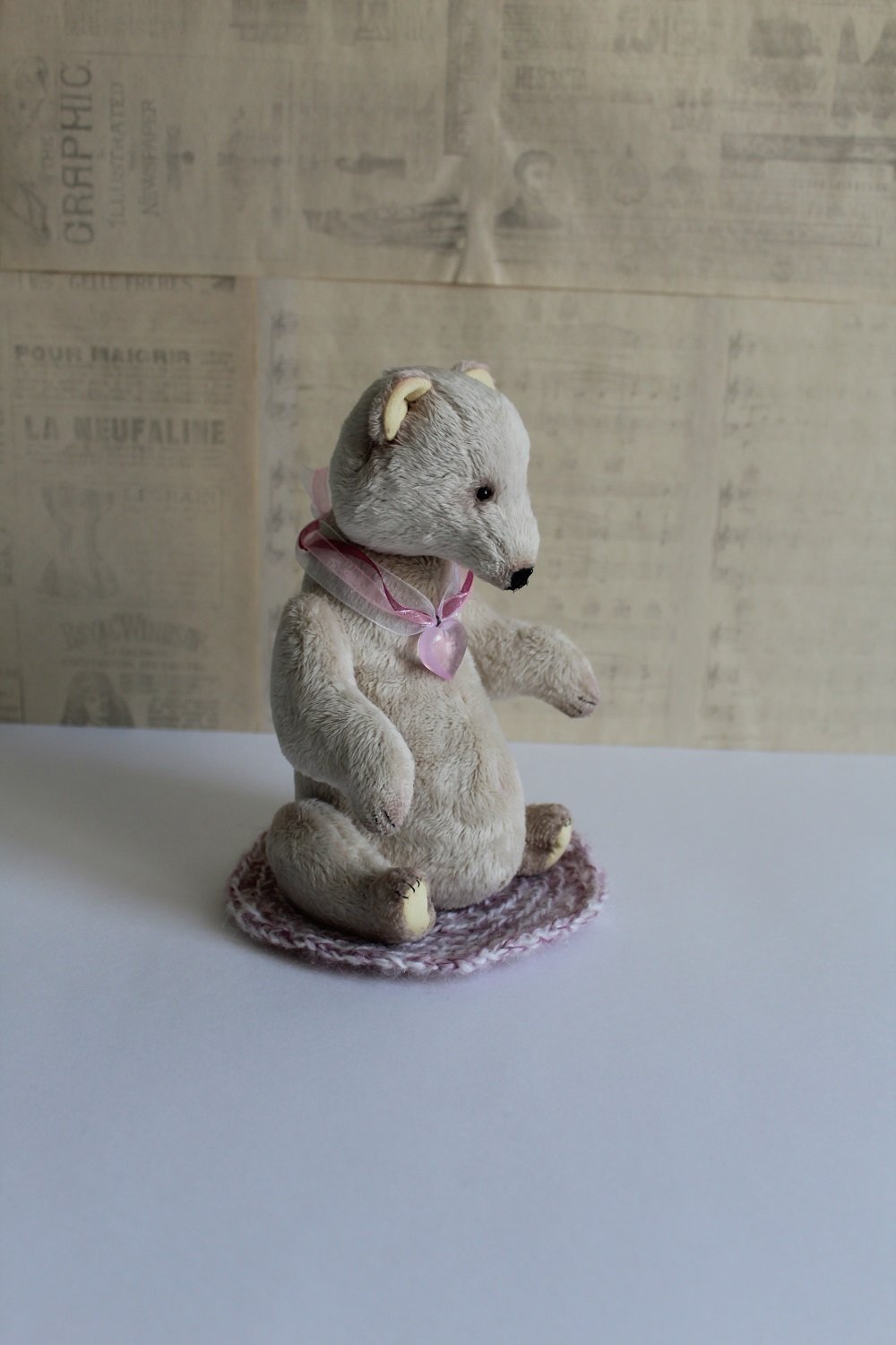 Teddy bear with a pink heart