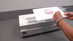 Самая быстрая персонализация обложки для твердого переплета. Opus Coverator 300 uni pro