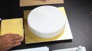 How to Decorate a Simple Beach & Surf Cake