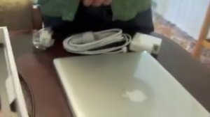 New Macbook Pro (2008) Unpacking