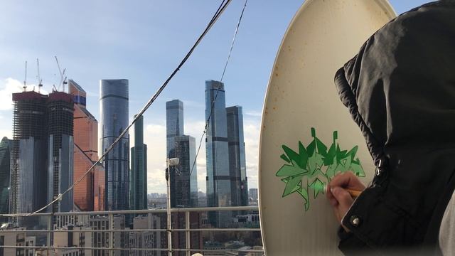 Мини граффити на спутниковой тарелке