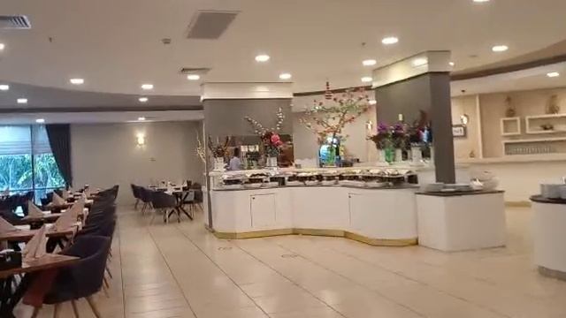 Турция. Кемер. Отель "Perre La Mer Resort & Spa". Ужин в ресторане.