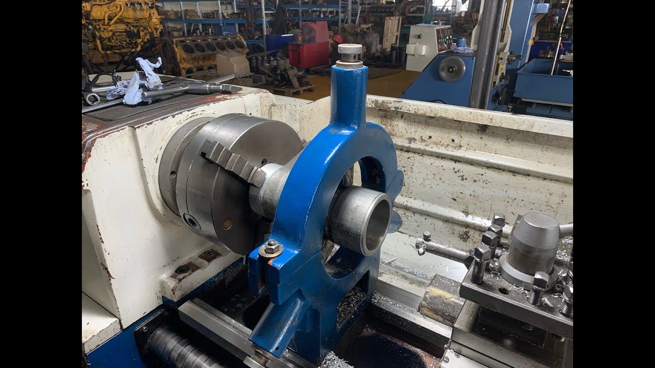 Резьба резцом в алюминии с использованием люнета.