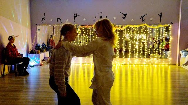 Корейский поп. Студия эстрадного танца " Эдельвейс". 23/24 Танец для дуэта.