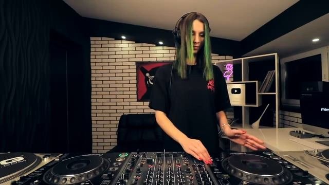 Miss Monique - MiMo Weekly Podcast 017 [Progressive House_Melodic Techno DJ Mix] [KY0u5Gro680].mp4