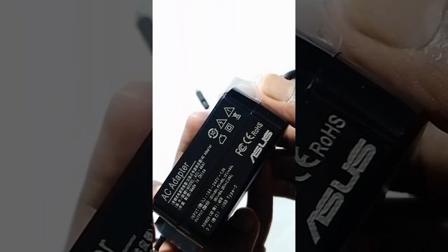 Asus 65w Tyoe-C 20v 2.25a 5v 3a 9v 3a 12v 3a charger