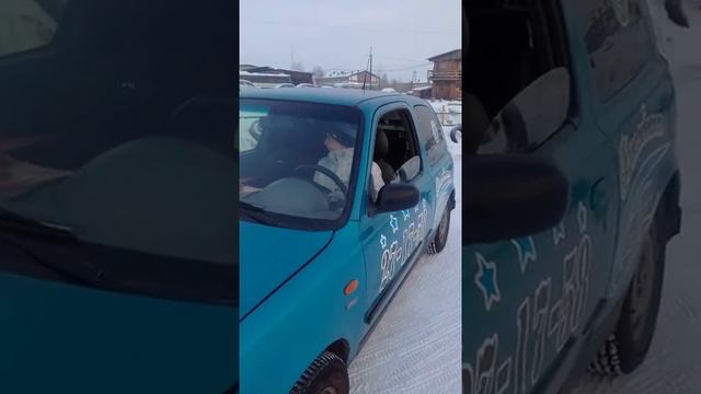 Как сделать параллельную парковку задним ходом.mp4