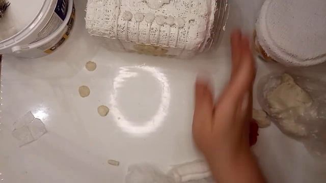 Декорирование пластиковой банки в технике декупаж.