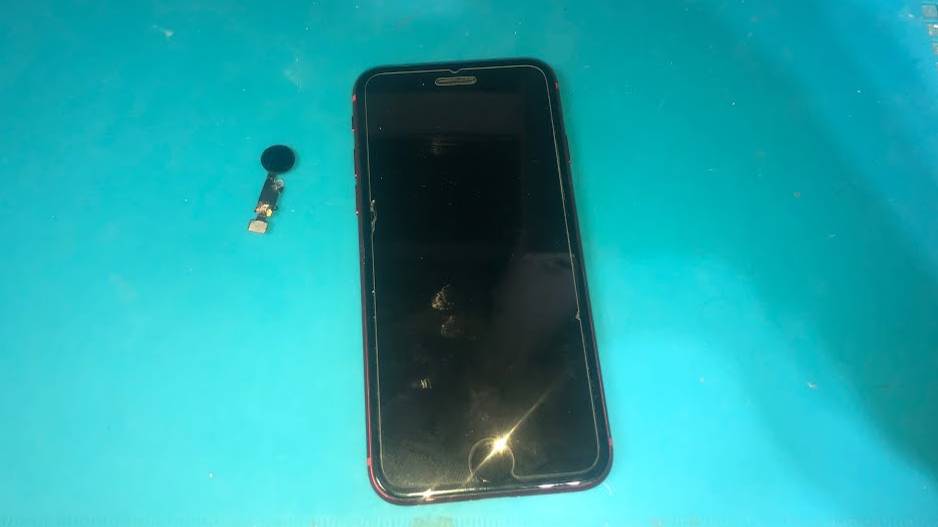 Заменил дисплей - обесценил iPhone | Как навсегда сломать Touch ID | ЗверьПК