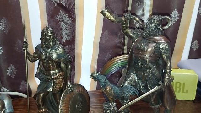 ДАРЫ МОЕМУ АЛТАРЮ . ИНГА ХОСРОЕВА . ВЕДЬМИНА ИЗБА ?