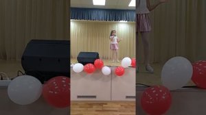 Песня модница исполняет Арина  Мазан
