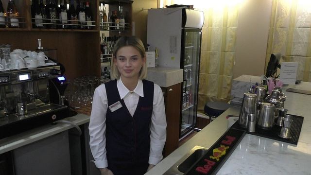 Альбина в баре