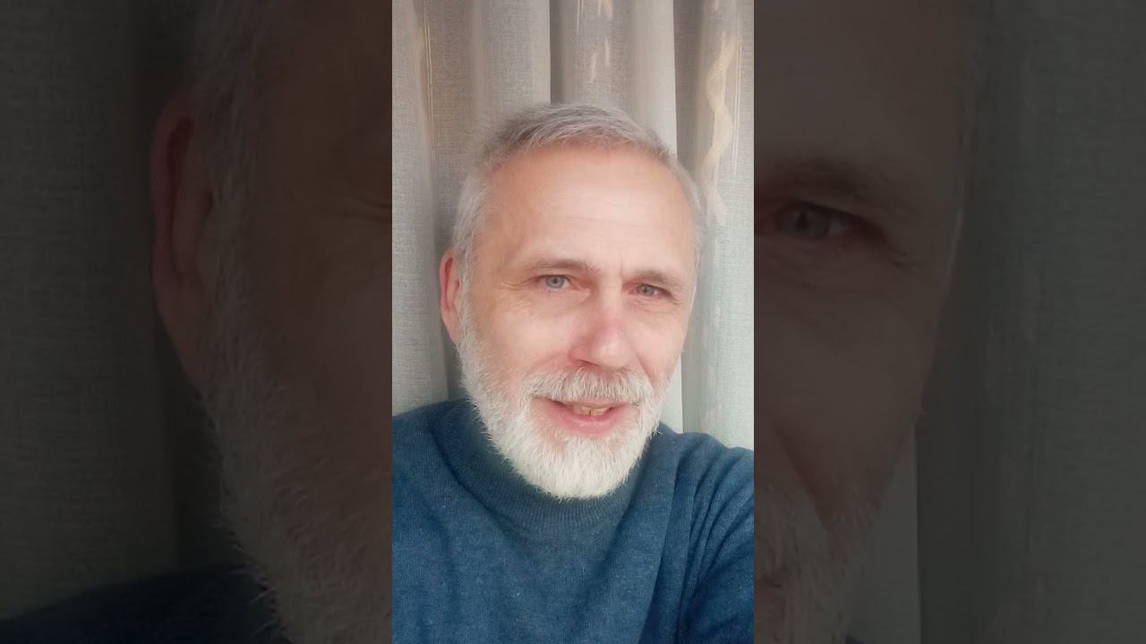 Две маленькие яркие кометы