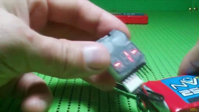 Тестер сигнализатор заряда аккумулятора 1S 8S.mp4