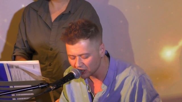 Я зажгу в твоих строчках огонь
mir.t в арт-кафе Пушкарев_24.11.21г.