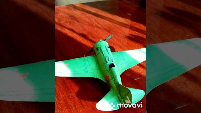 Готовая модель истребителя И-16 из бумаги и картона.