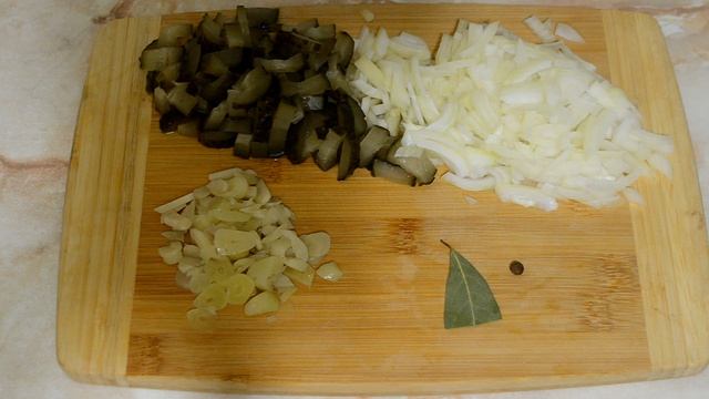 Говядина тушёная с солёными огурцами. мой любимый рецепт