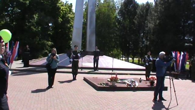 #мы помним мы гордимся! дети с портретами прадедов и тысячи односельчан на параде!#