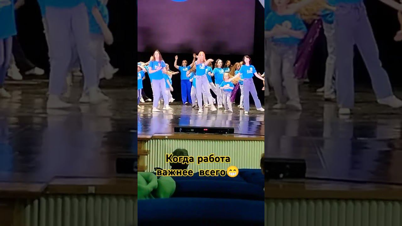 Уборщица без комплексов)