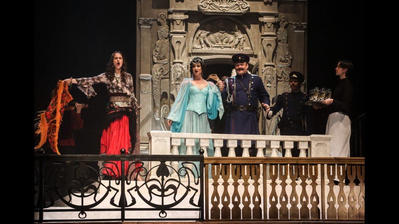 Спектакль «Чудесный грузин» МХАТ им. Горького, где сыграла Ольга Бузова.