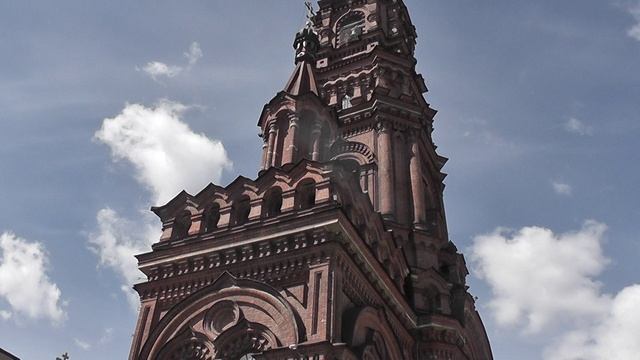 Достопримечательности Казани (остров Свияжск, Казанский Кремль, Голубые озёра, Дворец Земледельцев).