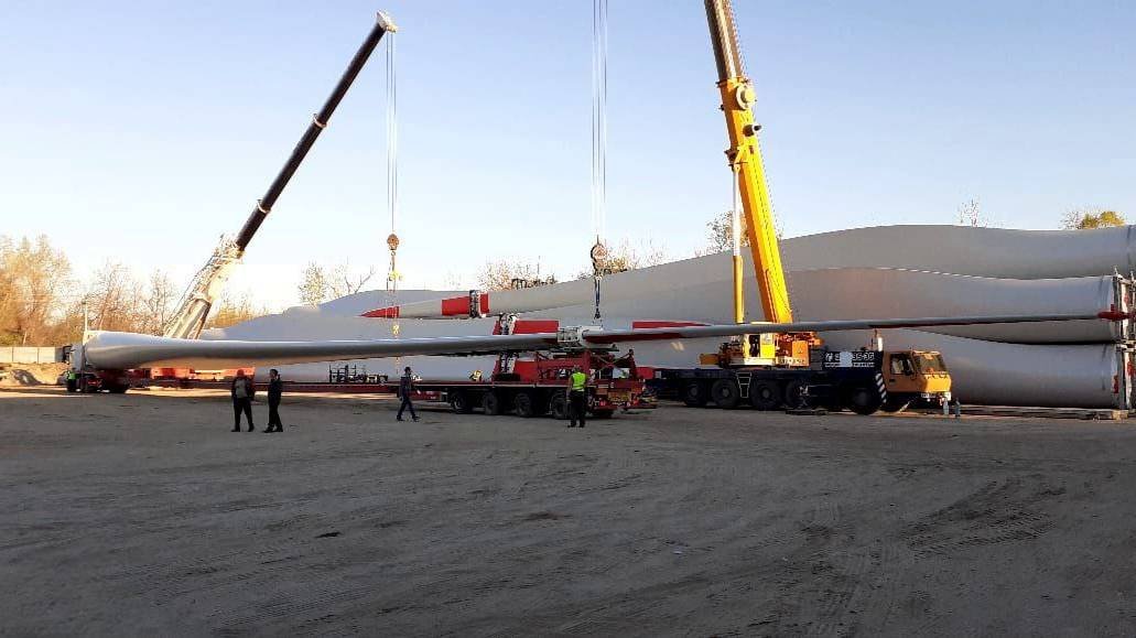 65 м. Лопасти ветрогенераторов.