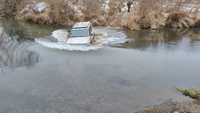 Бродик через р. Нея на крузаке