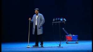 Dieudonné - René Régisseur (Spectacle - Cocorico)