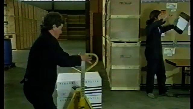 Awesome '90s Forklift Safety Training Video - Caterpillar's 7 Deadly ...