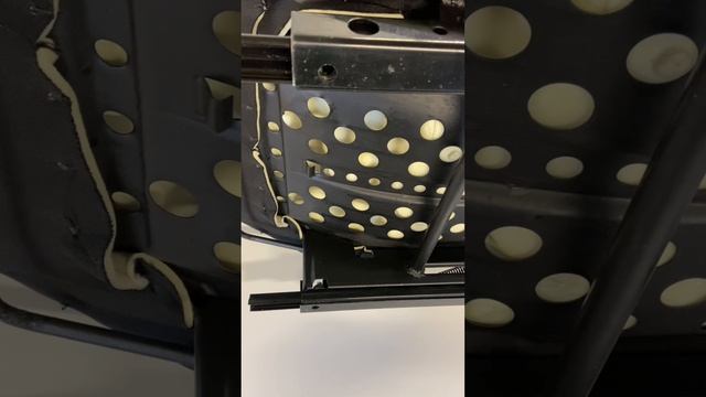 Сиденье переднее правое пассажирское ВАЗ LADA NIVA 4x4 2121, 21213, 2131 в сборе