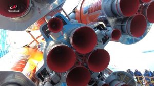 Ракета-носитель «Союз-2.1б» с первым спутником проекта «Сфера» вывезена на старт