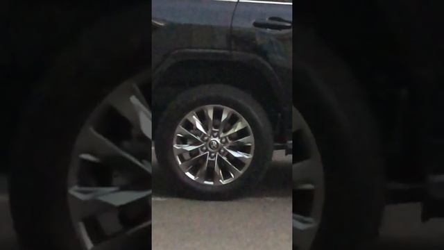Toyota Land Cruiser 300 жалкая копия немцев!