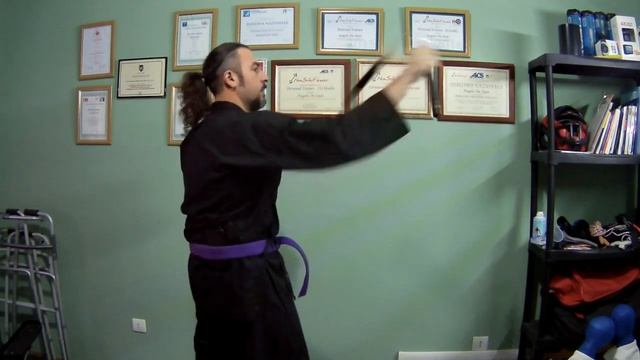 Nunchaku lezione n°13: BLOCCO SOTTO BRACCIO ?? ВЗЯТЬ ПОД РУКОЙ.mp4