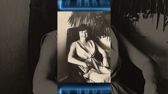 Ирина Шейк показала детские фото с мамой и сестрой #shorts