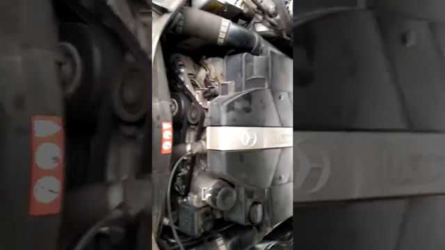Звук свист ролика натяжителя Мерседес w211