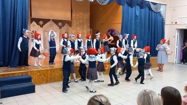 Красные шапочки (1б)