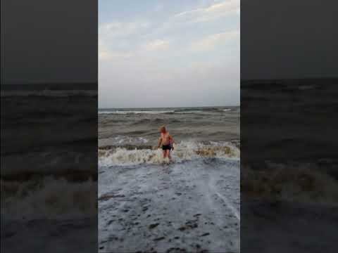 Волны Каспийского моря