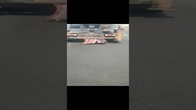 Подметаем дорогу флагом США.