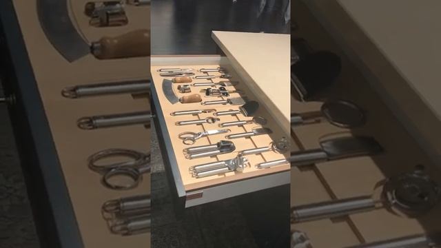 Ящик под столовые кухонные приборы.mp4