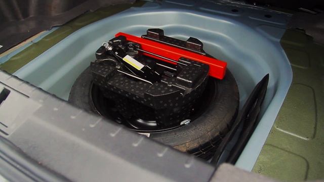 Geely Emgrand 7. Приюти иммигранта в своем гараже..mp4