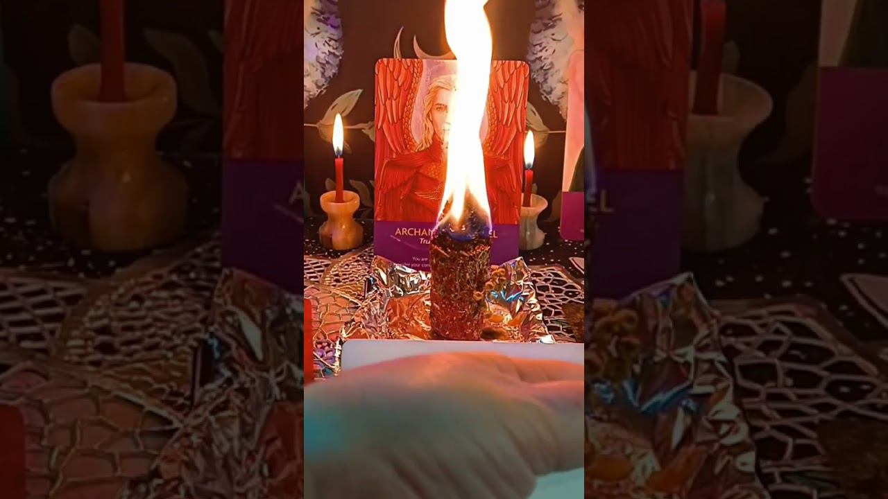 Свеча открывает дороги к  любви