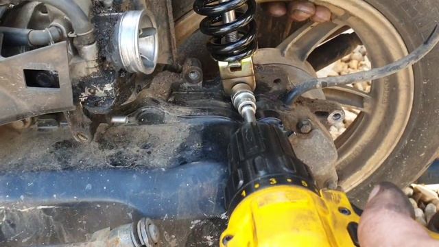 Replacing the rear shock absorber. Scooter honda dio. - смотреть видео ...