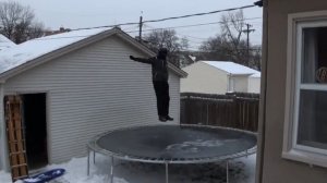 Прыжок на замёрзший батут